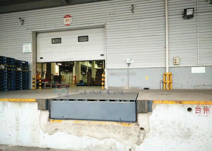 Outside Loading Unloading Area Hydraulic Dock Leveler 50HZ With Push Button